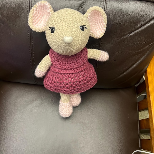 PDF Crochet Pattern: Lilly the Mouse in a Dress – Step-by-step Tutorial ...