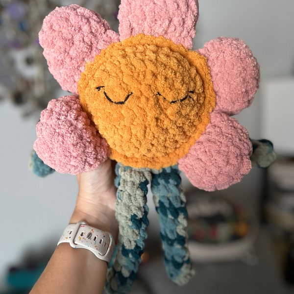 The ORIGINAL Groovy Flower Crochet Pattern / Low Sew Crochet Pattern ...