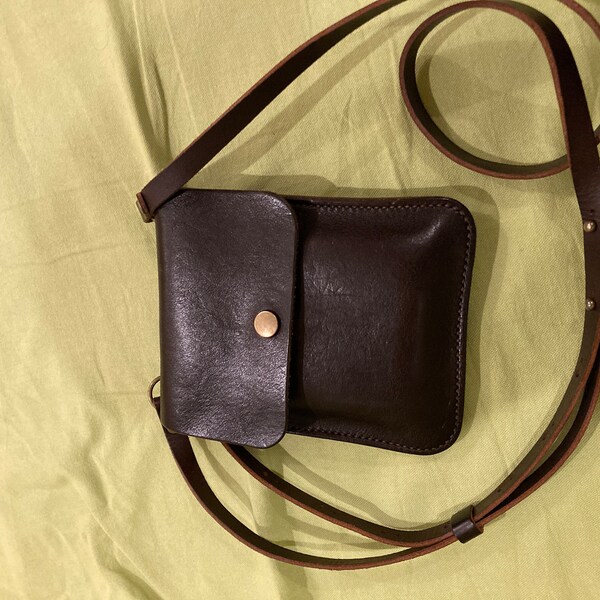 Leather Key Keeper for Bag, Belt or Wrist, Black or Brown. Brass or ...