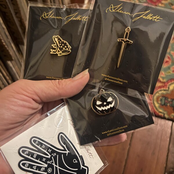 Dagger Enamel Pin, Warrior Pin, Sword Pin, Fantasy Pin, Gothic Pin ...