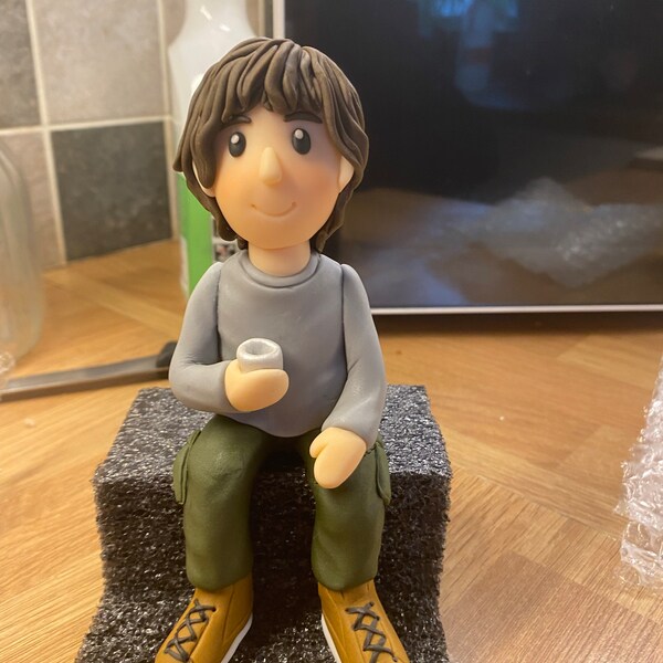 Personalised Seated Male Figure Fondant Cake Topper - Etsy