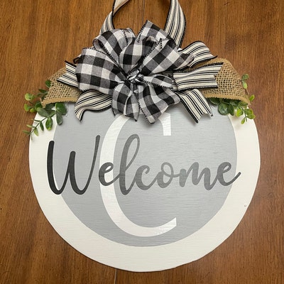 WELCOME SIGN Welcome Guests to Your Home With This Hand - Etsy