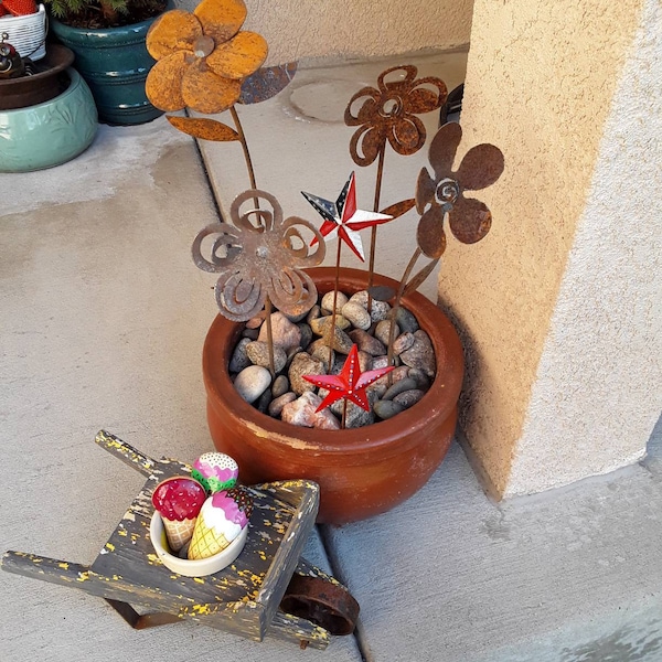 Set of 4 Cut Iron Metal Small Flower Picks Garden Stake Yard Lawn ...