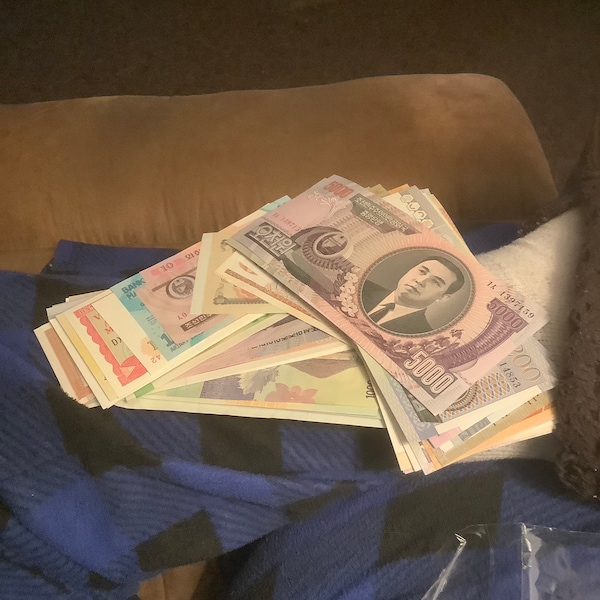 Collection of 100 Different World Mixed Foreign Banknotes Currency ...