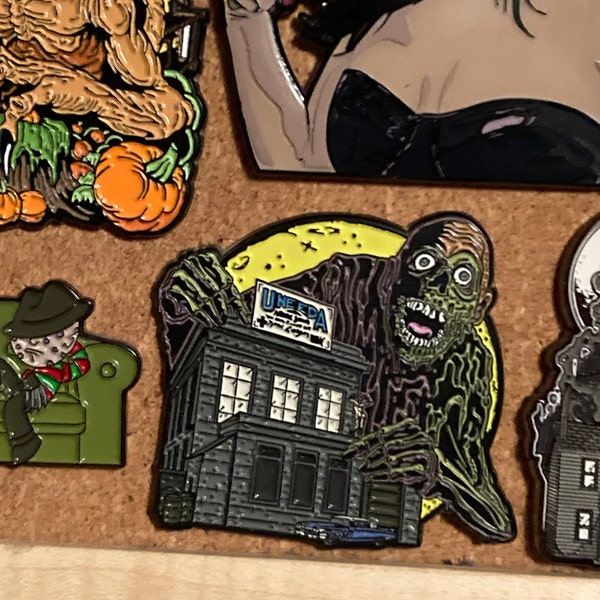 Pennywise Enamel Horror Pin - Etsy