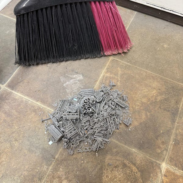 Modern French Army AMX-30 Auf1 Artillery Tank, Eskice Miniatures ...