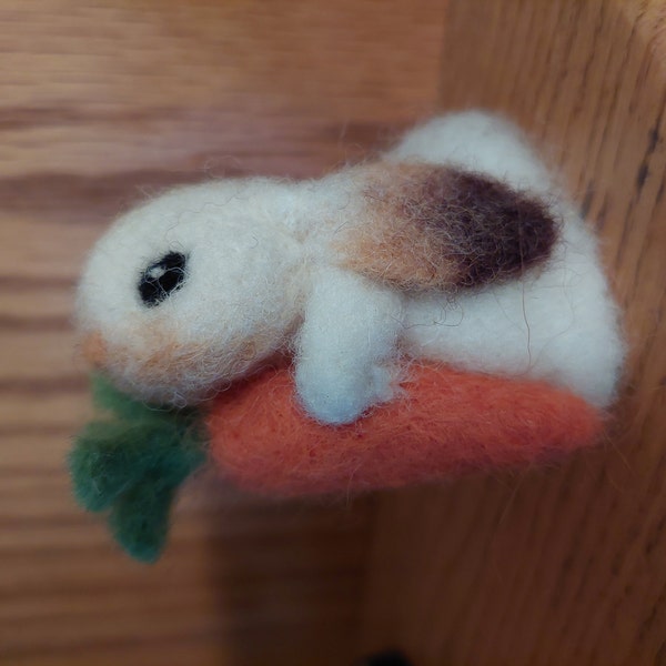 Needle Felted Lop Eared Bunny With Carrot, Needle Felted Cottontail ...