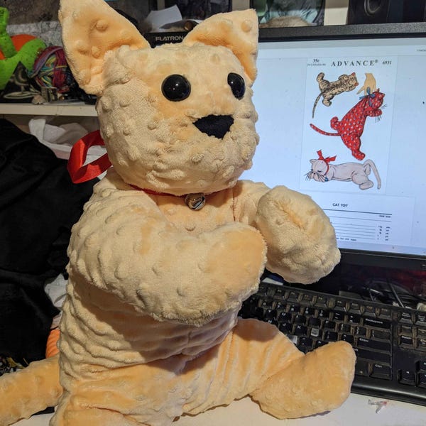 Sleeping CAT Sewing Pattern UNPRINTED Advance 6931 Toy Stuffed Animal ...