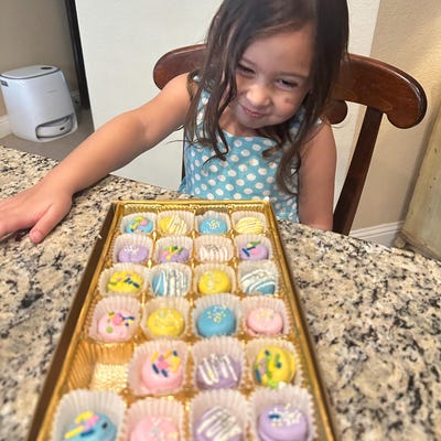 12-tiktok Themed Chocolate Covered Rice Krispie Treats for Birthday ...