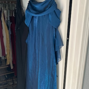 Elegant 80s Form Fitting Satin Wedding Gown With Peplum Style ...