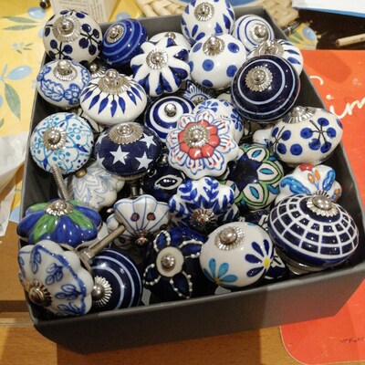 Assorted Blue and White Mixed Ceramic Knobs Kitchen Cabinet Drawer Knobs Cupboard Knobs Drawer ...