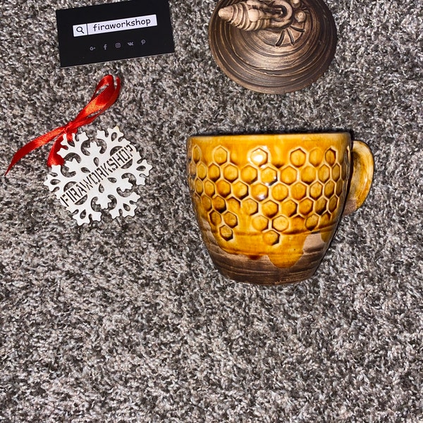 Pottery Mug With Lid, Bee Pottery Honeycomb, Bee Decor, Gift Mug for ...