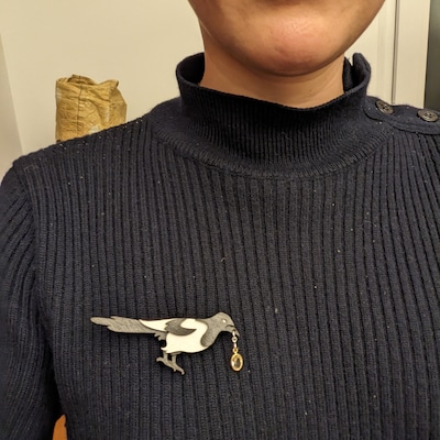 Magpie Thief Brooch Omens Collection - Etsy