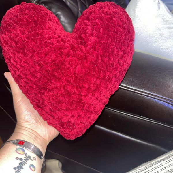 Large Plush Heart Crochet Pattern PDF - Etsy