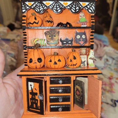 Miniature Party Set, Masks, Hats and Streamers Paper Serpentine ...