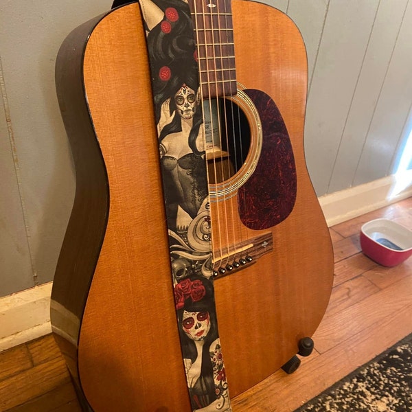 Retro Gamer Aliens on Black Guitar Strap - Etsy