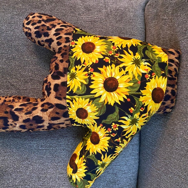 ILY Wall Art I Love You Hand Shape // Light-weight for Simple Hanging ...