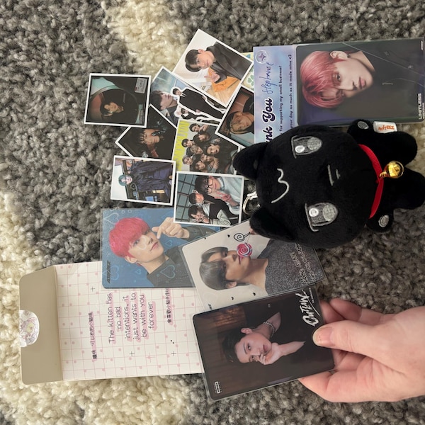 Yuqi Freak Red Rabbit Keychain Gidle - Etsy