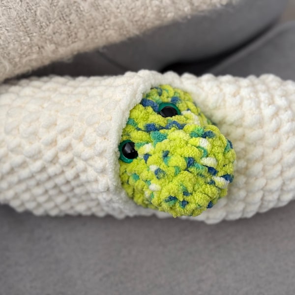 NO SEW Hatching Baby Snake Crochet Pattern; Easy Snake Beginner Crochet ...