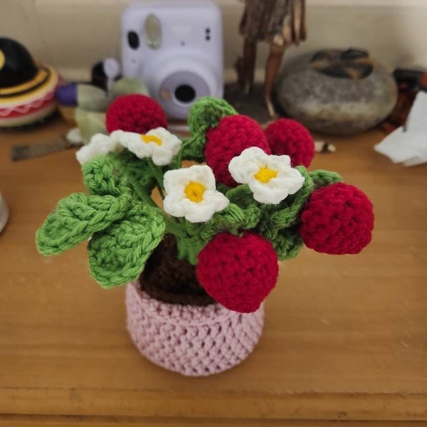 Crochet Strawberry Plant Pattern: Amigurumi Flowers PDF - Etsy