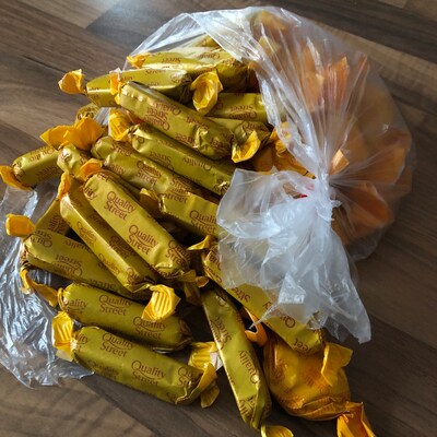 Quality Street Green Triangles X100 Flavour Dated 08/24 Chocolate ...