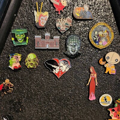 Power Rangers Lightning Bolt Necklace, Mighty Morphin Power Ranger Bolt ...