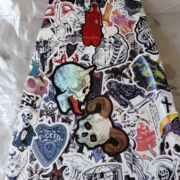 Random Badges 10-50PCS , Personalized Pins, Cartoon Clothes & Bag ...