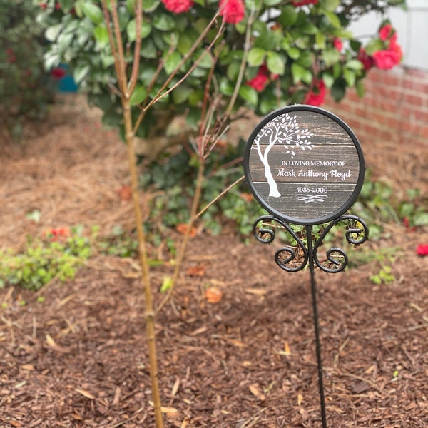 In Loving Memory Tree Personalized Round Magnetic Sign Set, Memorial ...