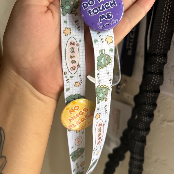 Nonverbal Communication Badge for Personal Space | Mobility Aid Pin ...