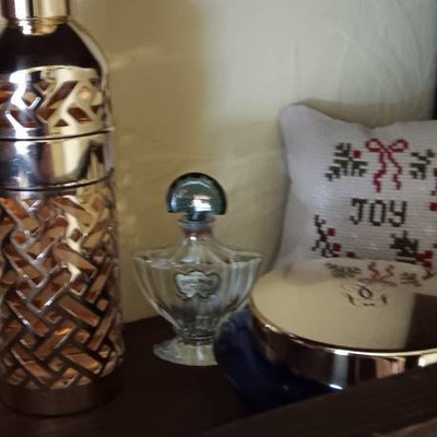 Vintage Locket Lapel Pin 1-3/4 Long Gold Tone Mini Locket - Etsy