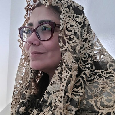 Red Veil for Church, Classic Catholic Veil Mantilla, Short Chapel Veil ...