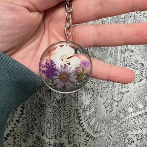 Handmade Real Dried Flower Resin Aesthetic Keychains Party Favors ...