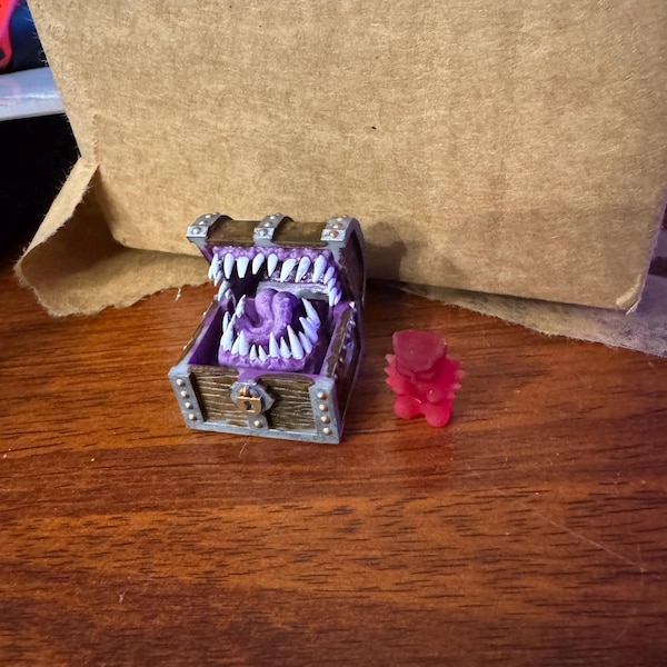 Opening Mini Mimic-you Can Close and Open It! Looks Like an Innocent ...