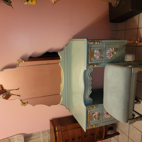 Antique Vanity/vintage Vanity/make up Vanity/make up Table/painted ...