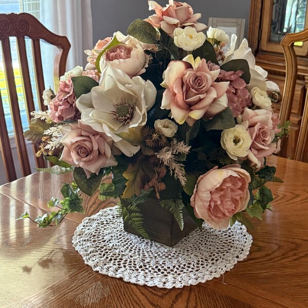 Farmhouse Christmas Door Wreath W/ Buffalo Check & Pine Cones, Classic ...