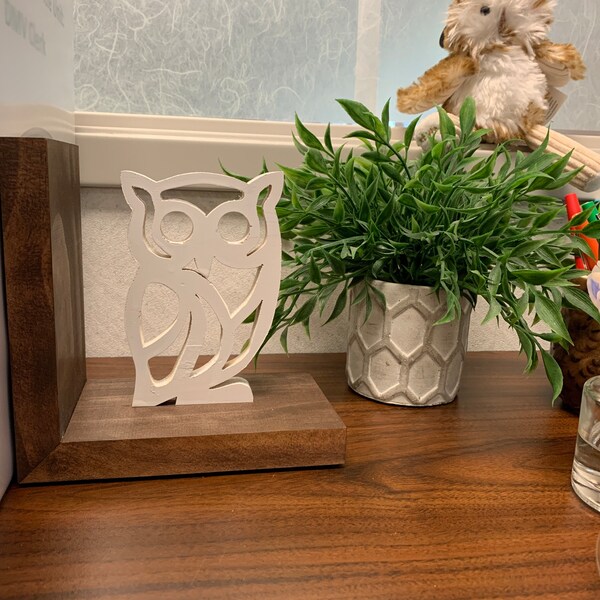 Handmade Celtic Knot Bookends: Dark Walnut Wooden Infinity Knot Decor ...