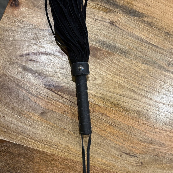 MIGHTY MINI Black Leather Lightweight Short Flogger - 72 Tails - Etsy