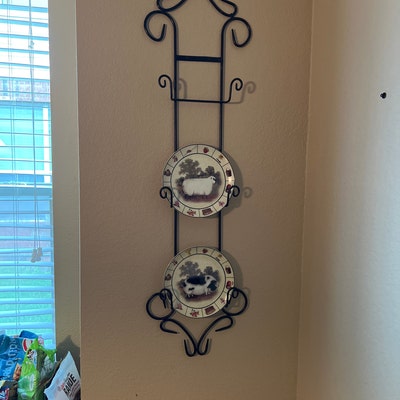 Single Plate Metal Vertical Wall Mount Plate Holder, Holds 1 Plate ...