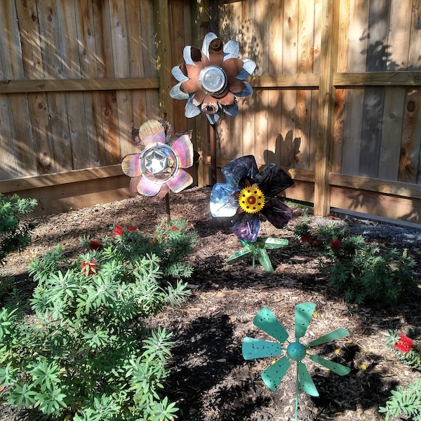 Huge 19-inch Galvanized Metal Flower. Use as Wall Hanging or Yard Art ...