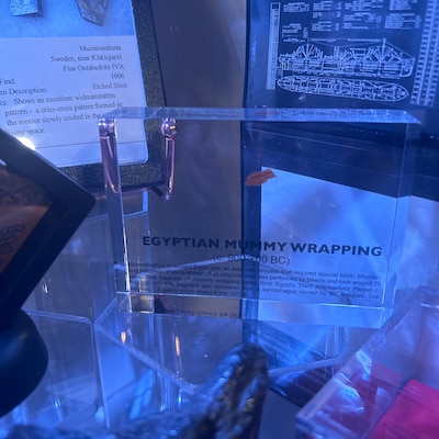 Cadmium Element Cube PERIODIC TABLE Display Cadmium Metal Ore ...