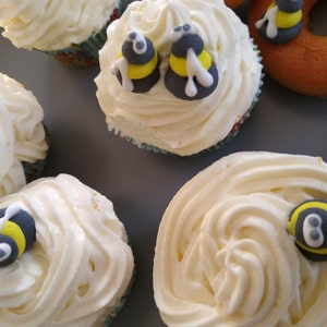 Edible Sugar Bees Fabulous & Handmade in the UK - Etsy