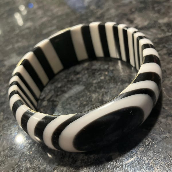 MOD Black & White Resin Smooth Bangle Bracelet Vintage Chunky Bangle ...
