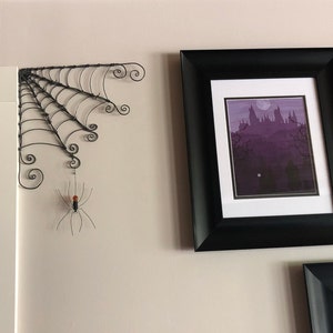 18 Barbed Wire Corner Spider Web With Green Spider | Etsy