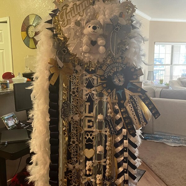 Homecoming Ring Mum; Finger Mum. Graduation Mum; Homecoming Mum; Mini ...