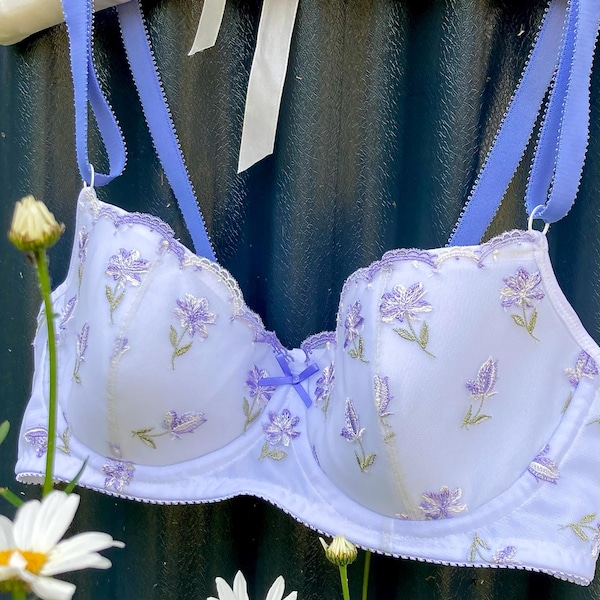 Double Edged Lovely Lace Trim Blue Floral Embroidered White Tulle Lace ...