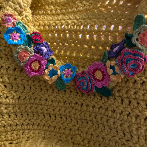 8 Crochet Flowers With Button in Multicolor YH-146-01 - Etsy