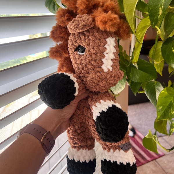 Paylin the Pony SNUGGLER Crochet Pattern | No Sew Low Sew Crochet ...