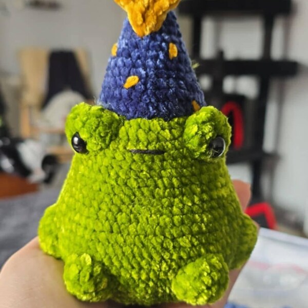 Jumbo Wizard Frog Crochet Pattern / Chunky Crochet Wizard Mage / US PDF ...