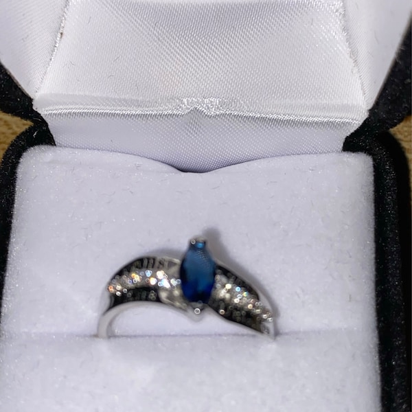 Customized Sterling Silver Women’s High School Class Ring – Gem ...