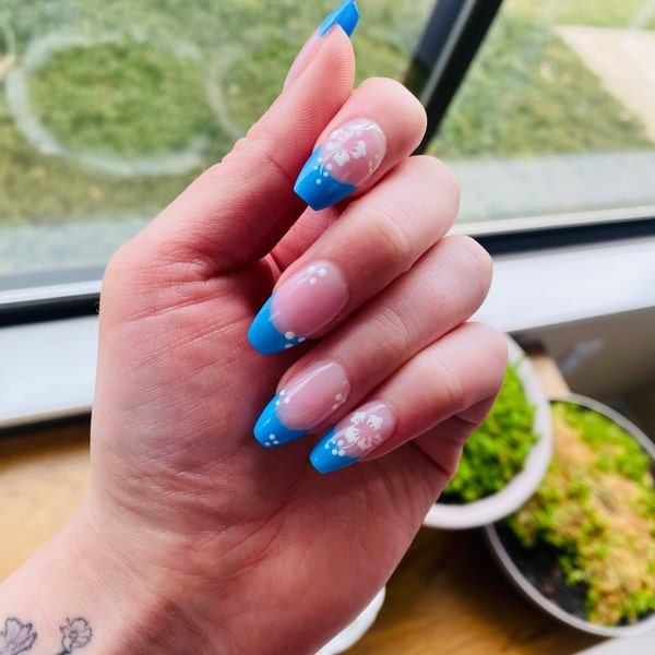 Blue Tip With Flower Nails | Fake Nails | Glue on Nails | Press on ...